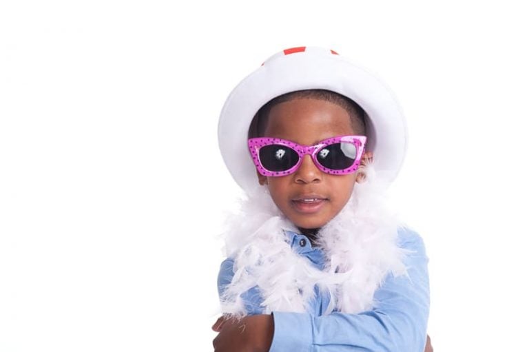 5 ways to avoid shadows in indoor photography (walls and backdrops)