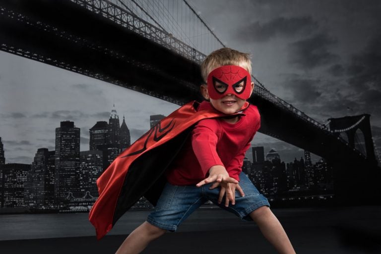 7 photography backdrop materials for portraits (plus pro tips)