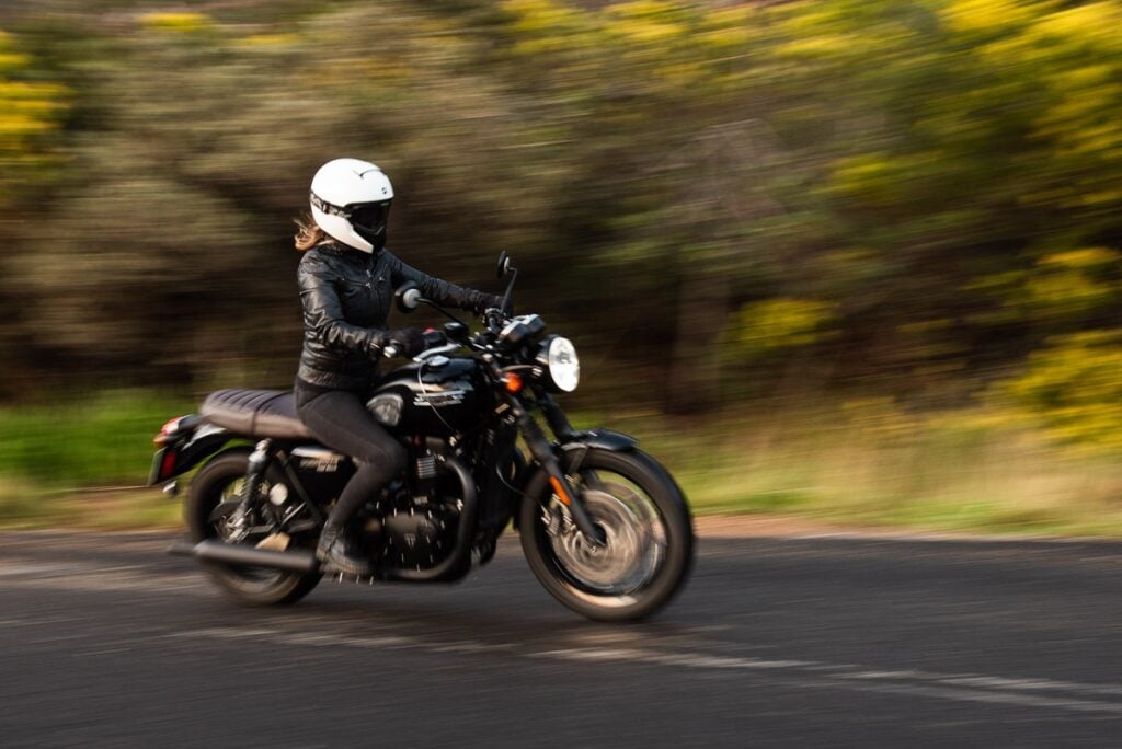 Panning photography - capturing action with motion blur