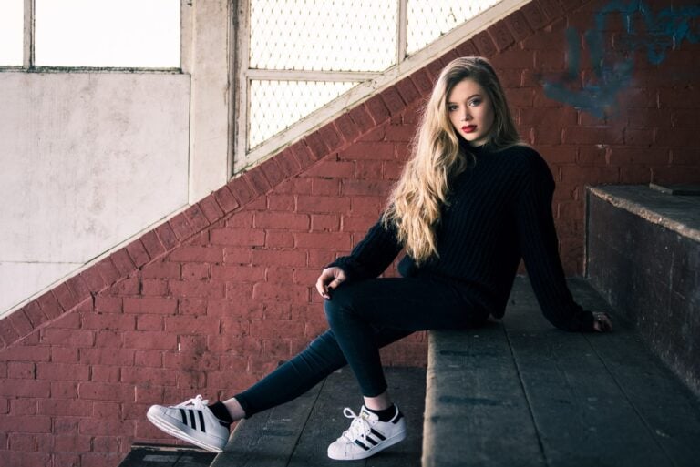 Basic poses for photography (a portrait photographer's guide)