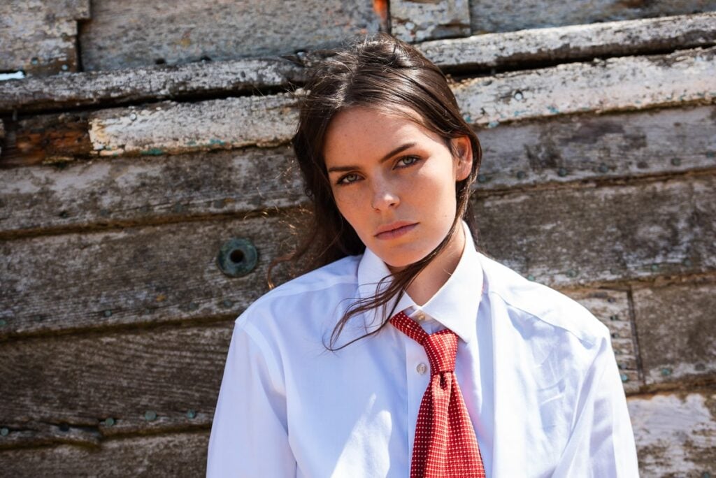 How to use tonal contrast in photography (set the mood in portraits)