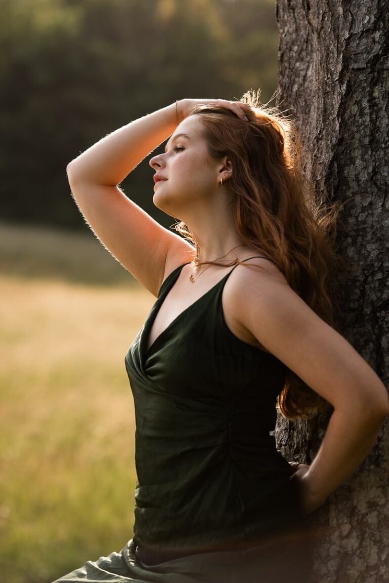 Backlight photography tips for magical photos (natural light or flash)