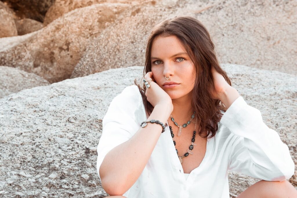 Flat light photography: how, when and why use it for portrait lighting