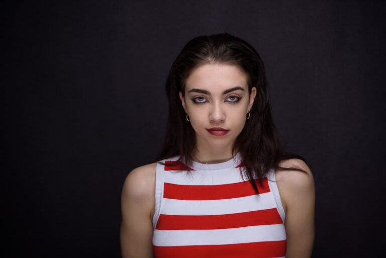Red dress photoshoot ideas for your next studio session